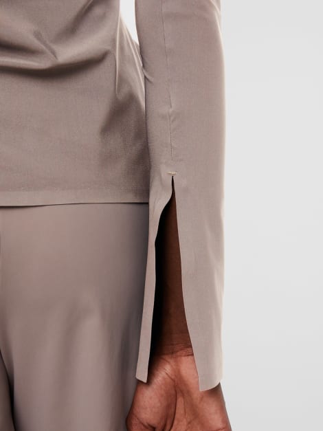 Power Stretch Jersey Turtleneck Top | JEUTA V1.Y8.01 | Taupe / Brown ...